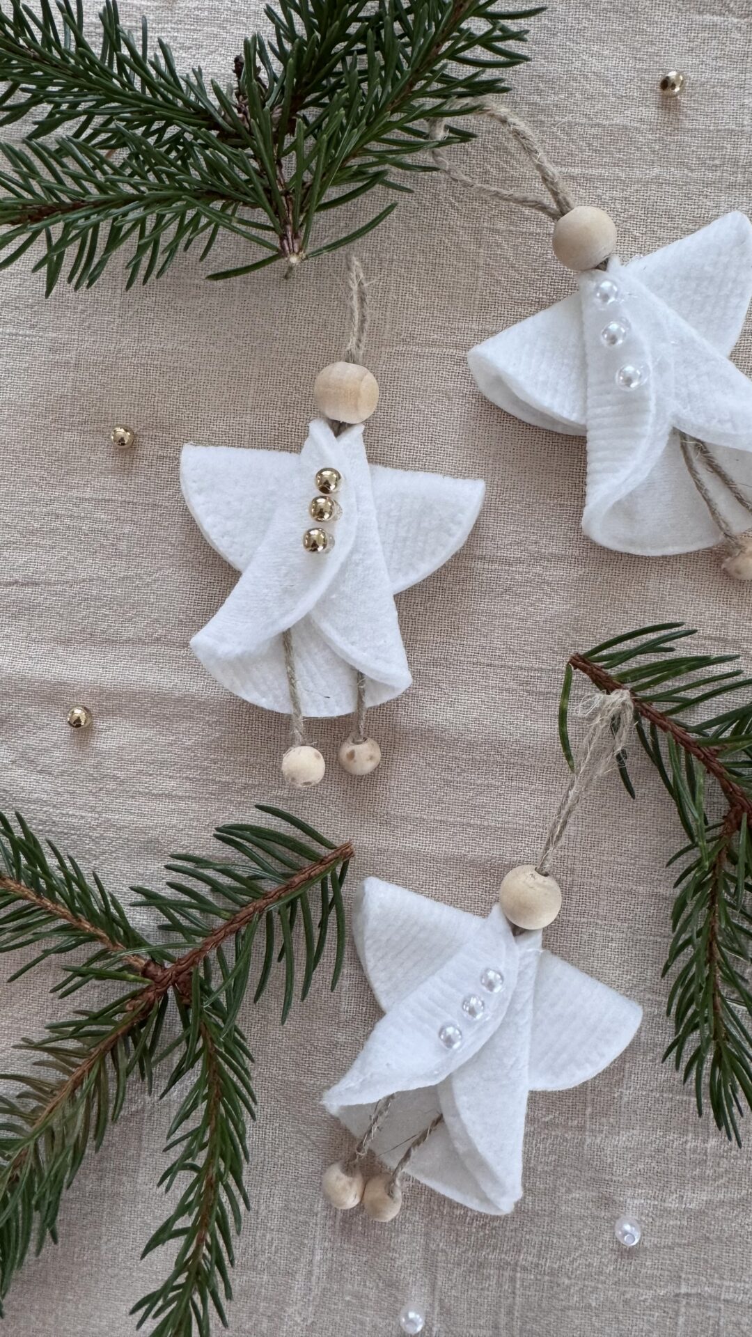 DIY änglar av bomullspads – enkelt julpyssel - Diy Sweden